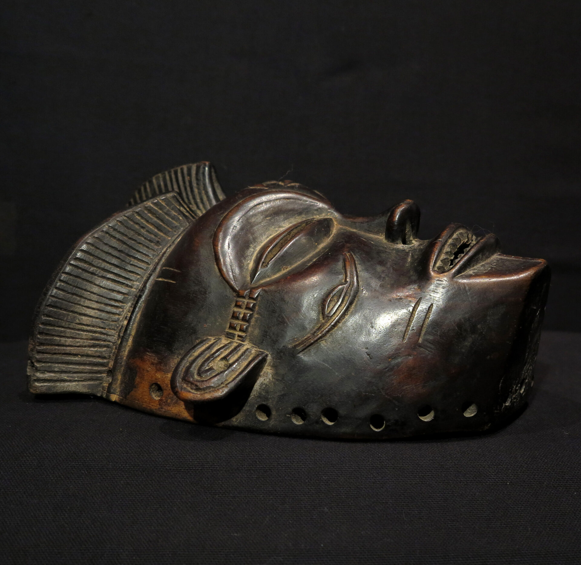 Old Chokwe Mask - Pwo - DR Congo - Amazigh Ethnic Jewelry